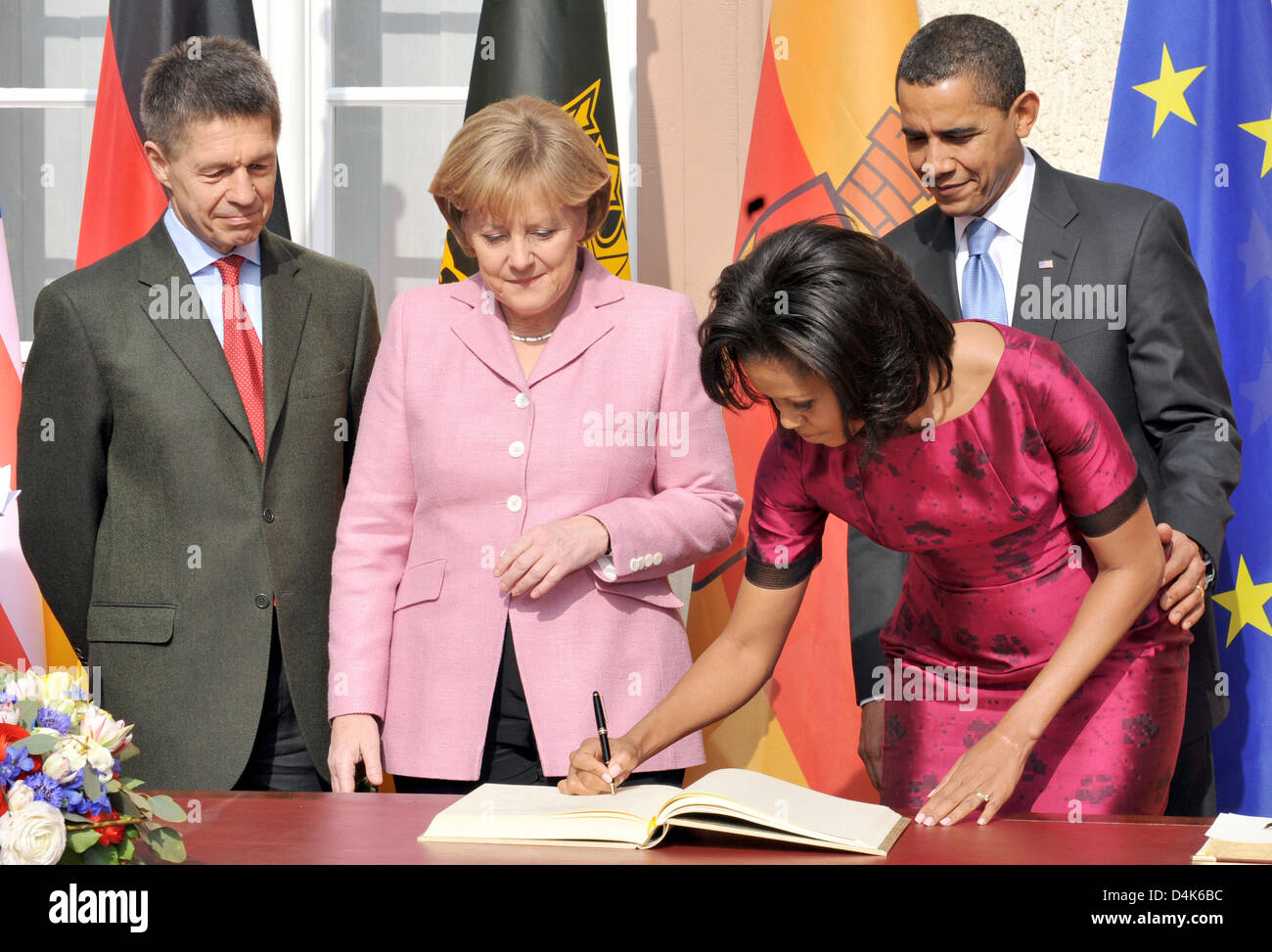 (R-L) U.S. President Barack Obama, First Lady Michelle Obama, German ...