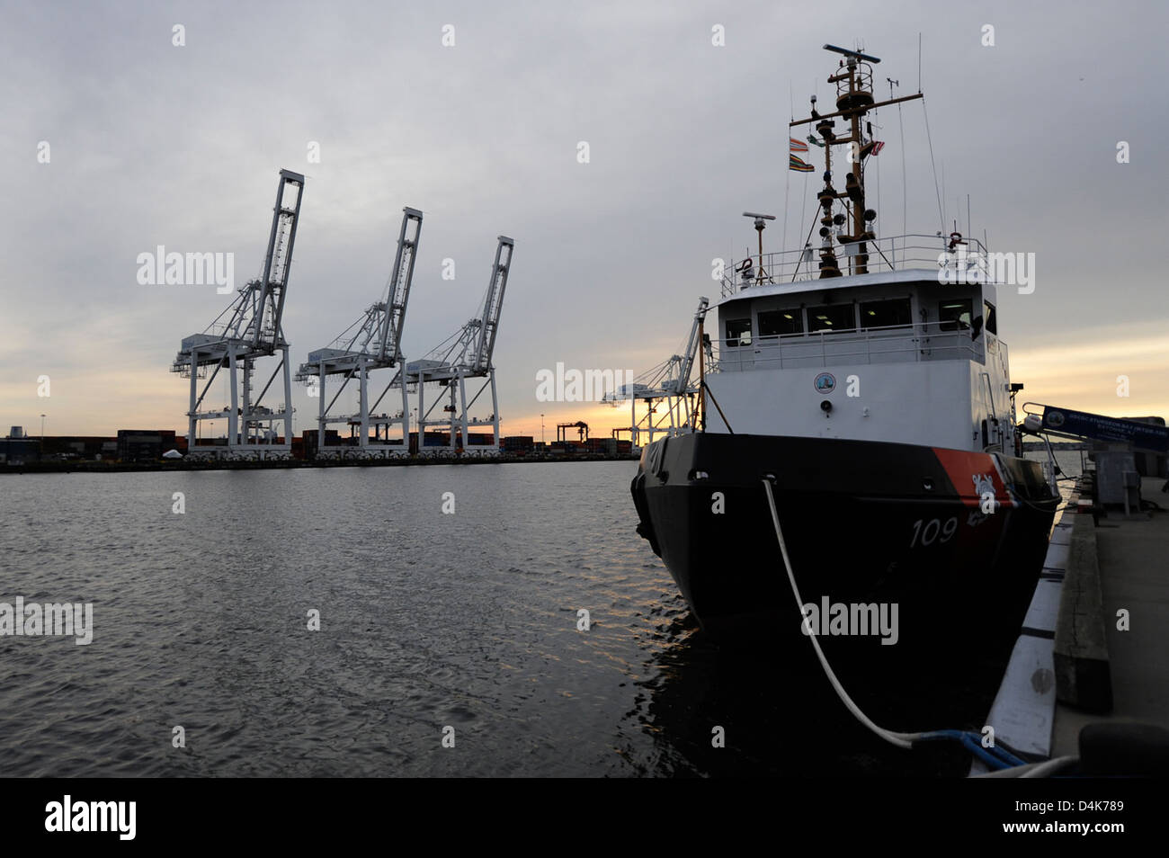 Coast guard cutter sturgeon bay hi-res stock photography and images - Alamy