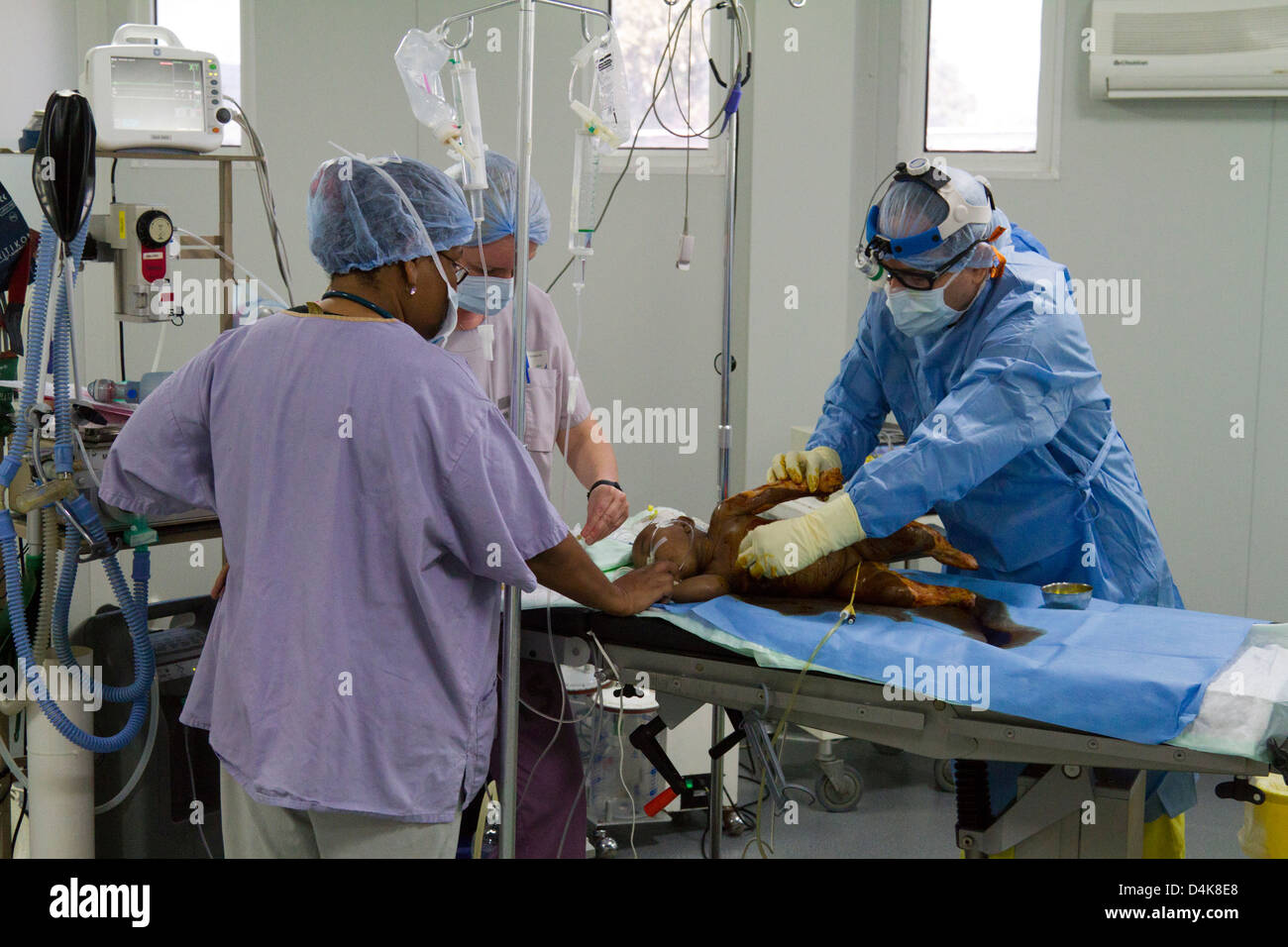 surgery in MSF Hospital Port-au-Prince Haiti Stock Photo - Alamy