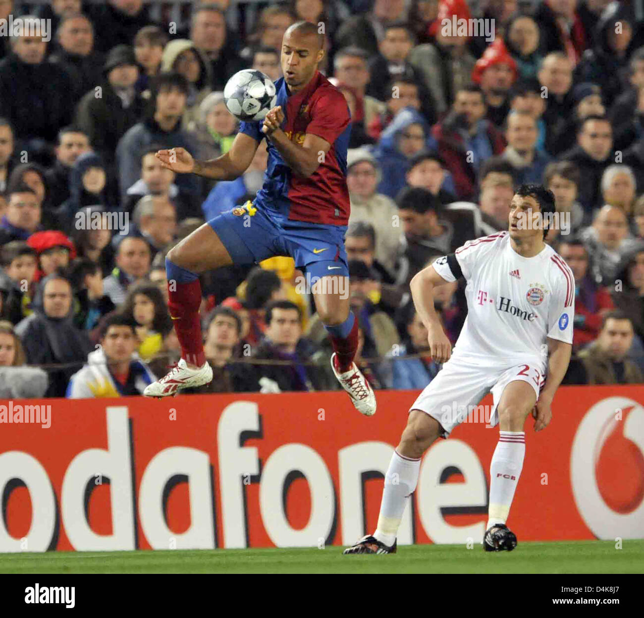 Thierry henry of barcelona hi-res stock photography and images - Alamy