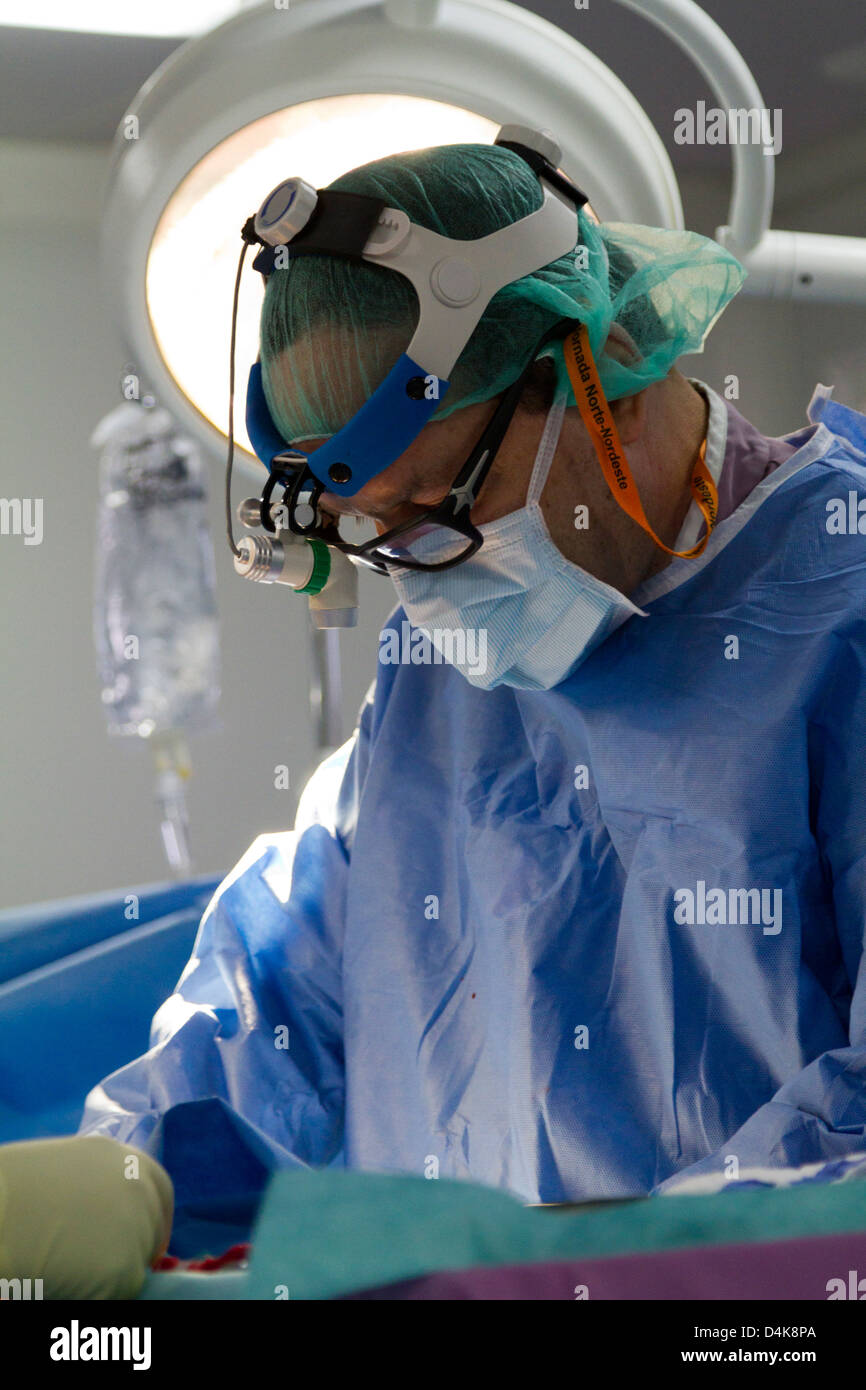 surgery in MSF Hospital Port-au-Prince Haiti Stock Photo - Alamy