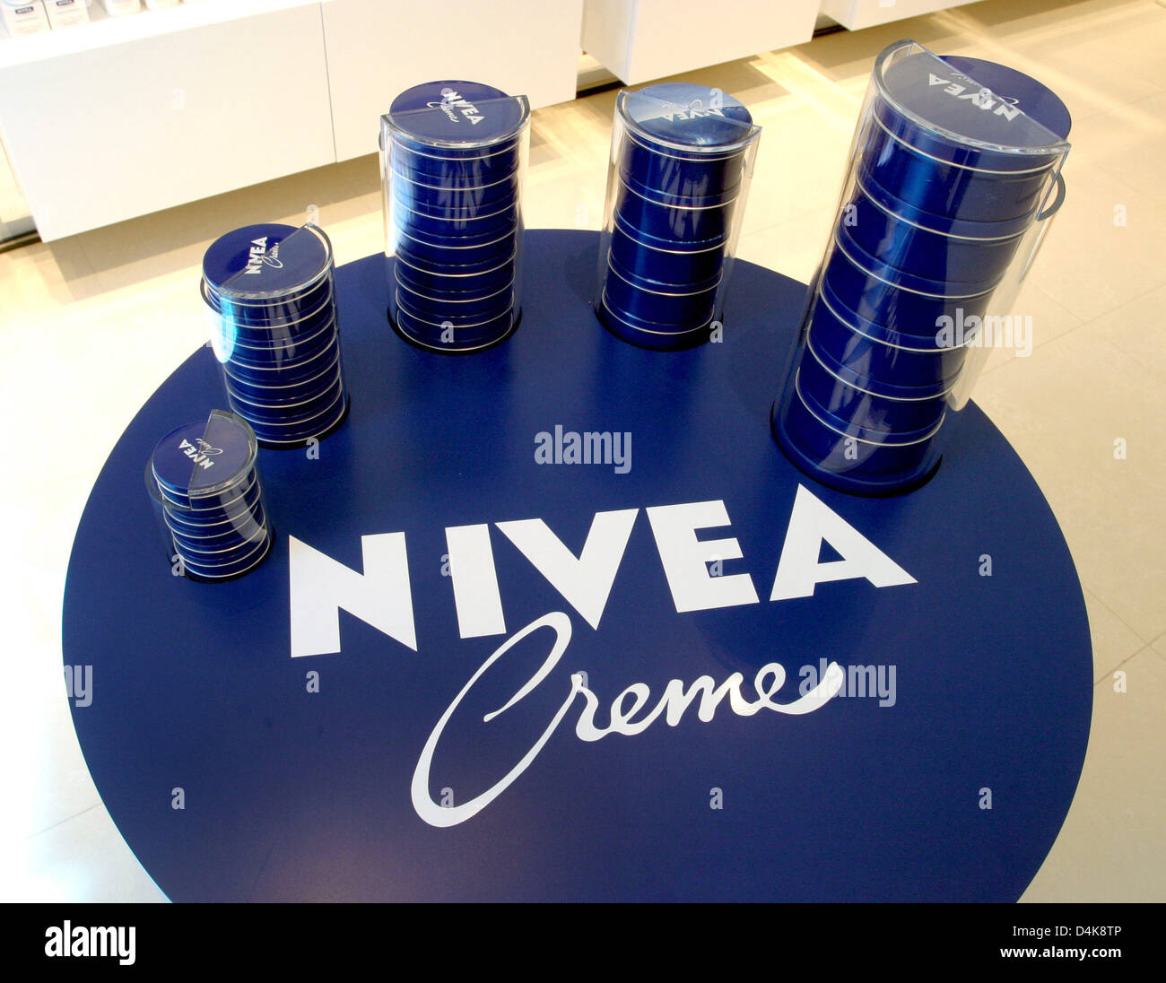 Nivea logo hi-res stock photography and images - Alamy