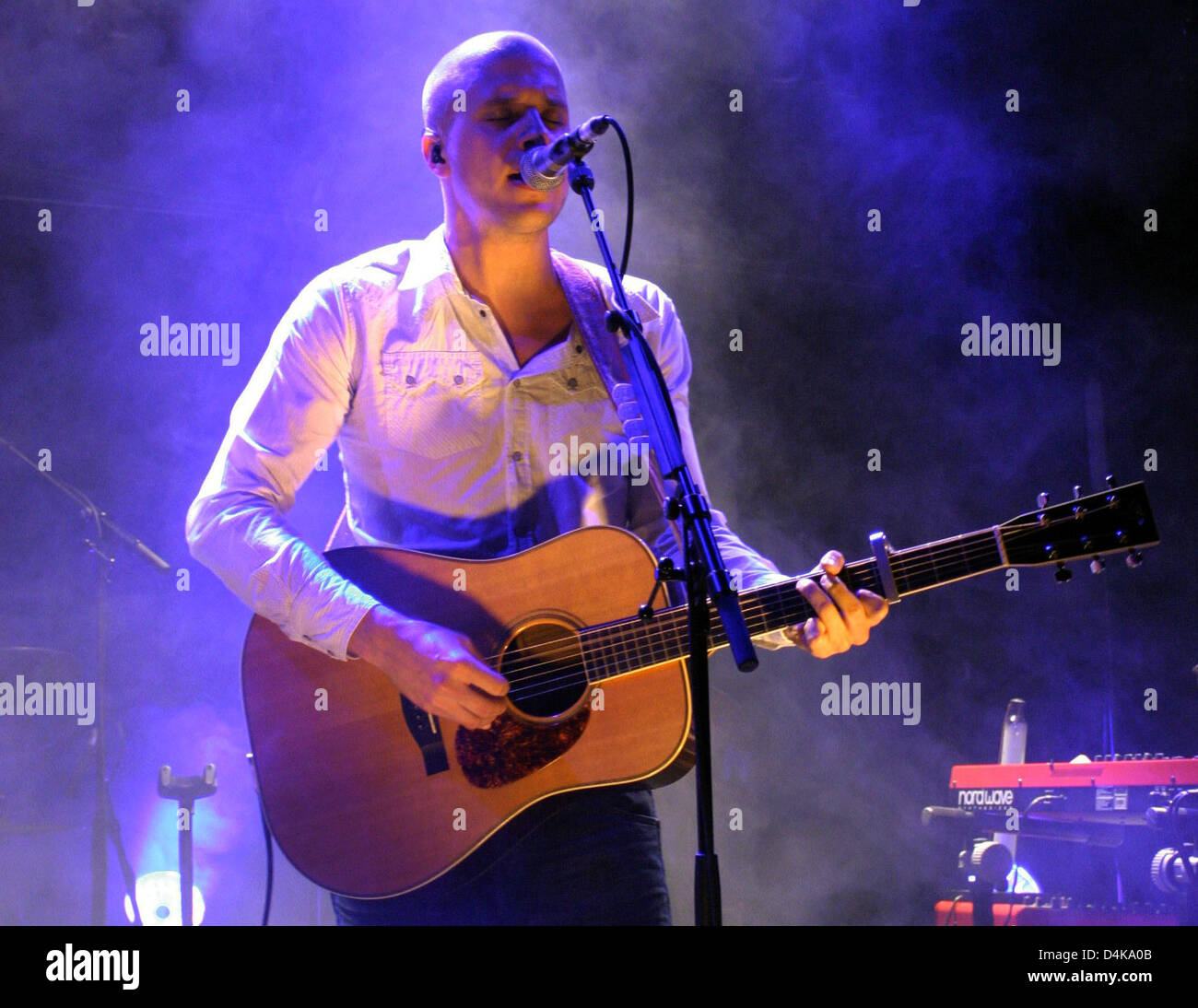 Belgian singer Milow performs songs from his record ?Milow? at Quatsch ...