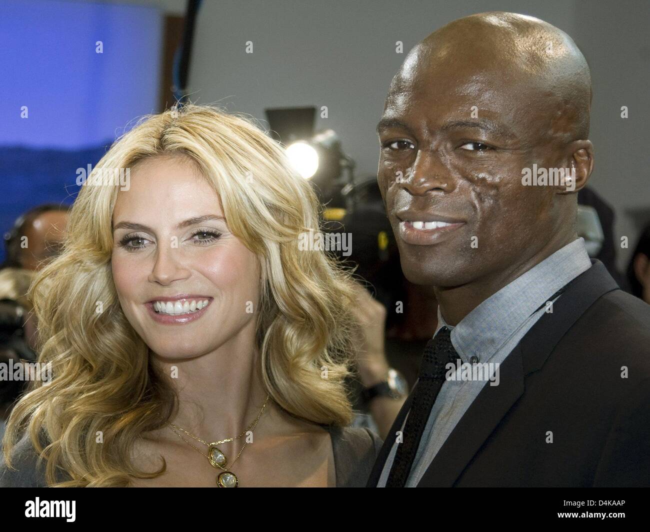 Dpa british singer seal wife hi-res stock photography and images - Alamy