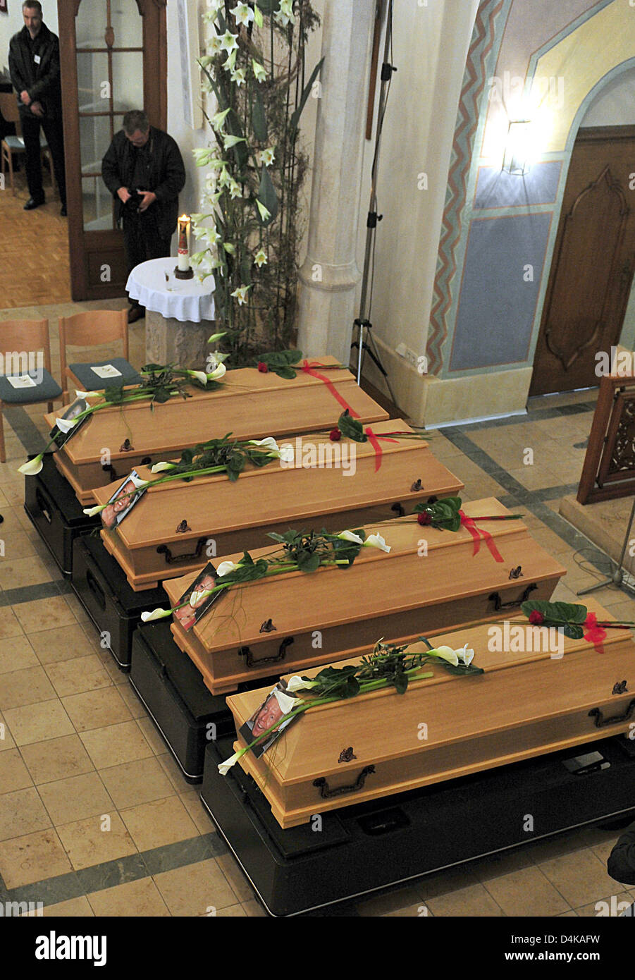 Shot to death hi-res stock photography and images - Alamy