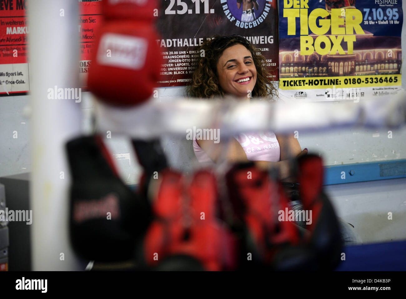 International boxing federation female hi-res stock photography and ...