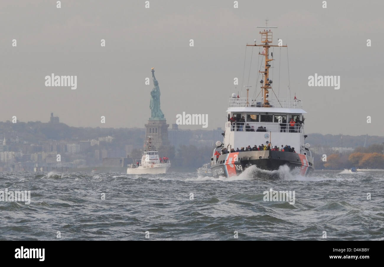 Us coast guard cutter dock hi-res stock photography and images - Alamy