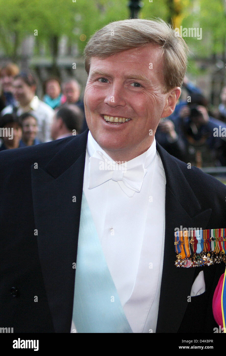 Dutch Crown Prince Willem-Alexander arrives at the Societeit de Witte ...