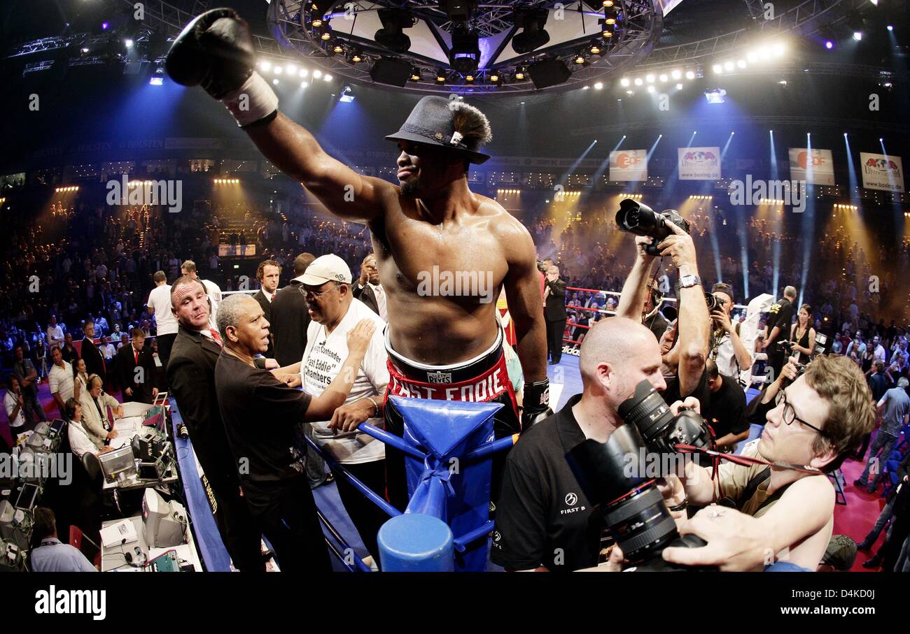 US heavyweight boxer Eddie Chambers celebrates defeating Germany?s ...