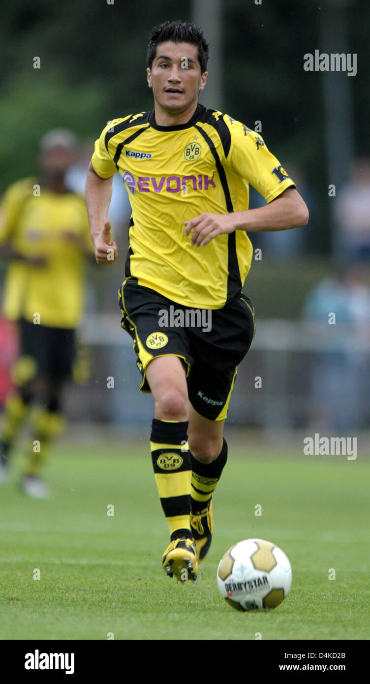 German Bundesliga club Borussia Dortmund?s Nuri Sahin controls the ball ...