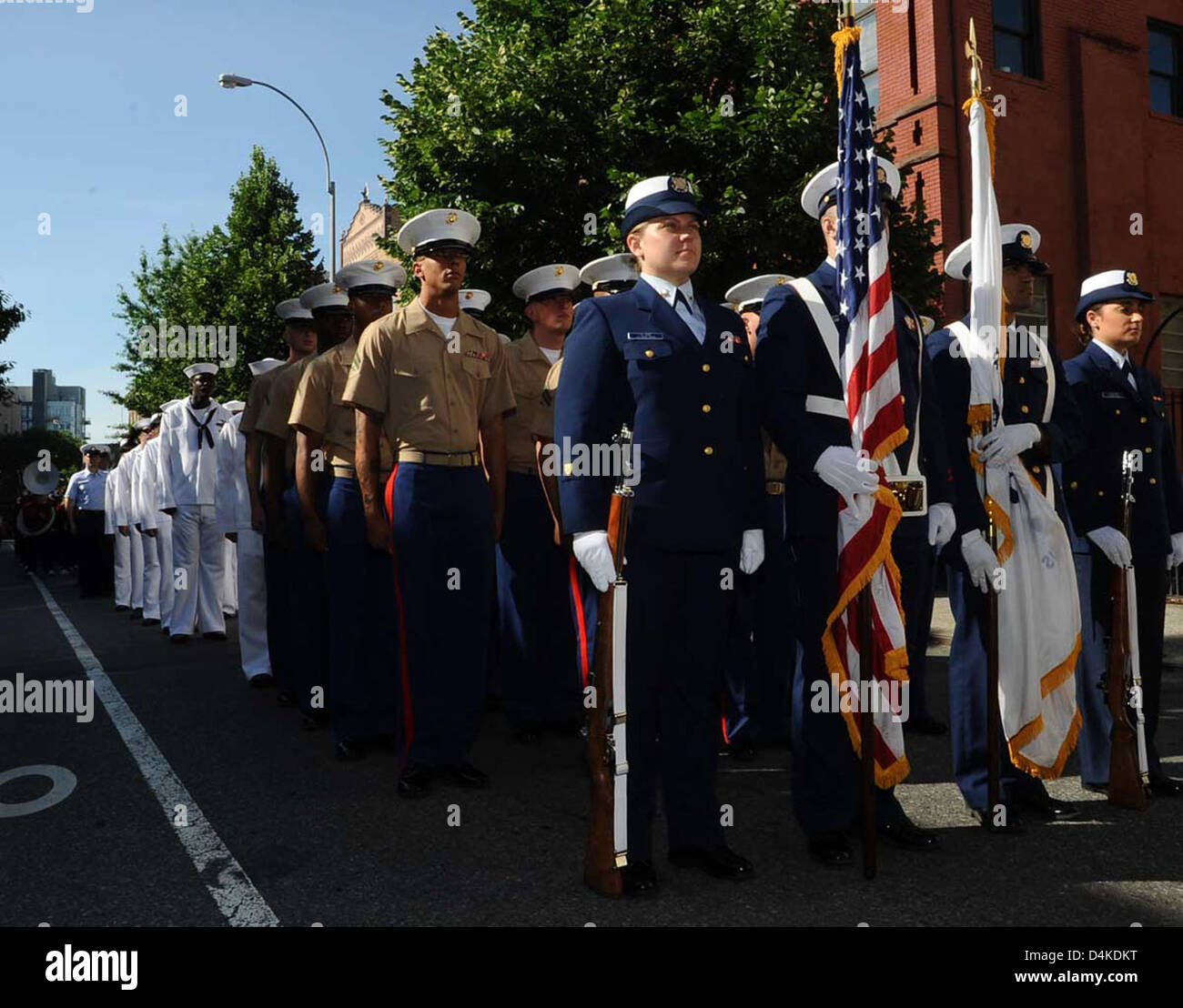 Memorial day parade honors hi-res stock photography and images - Alamy