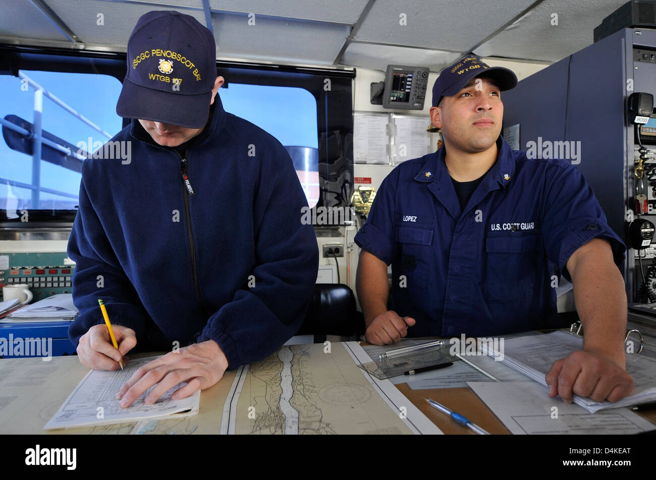 Coast guard boatswains mate hi-res stock photography and images - Alamy