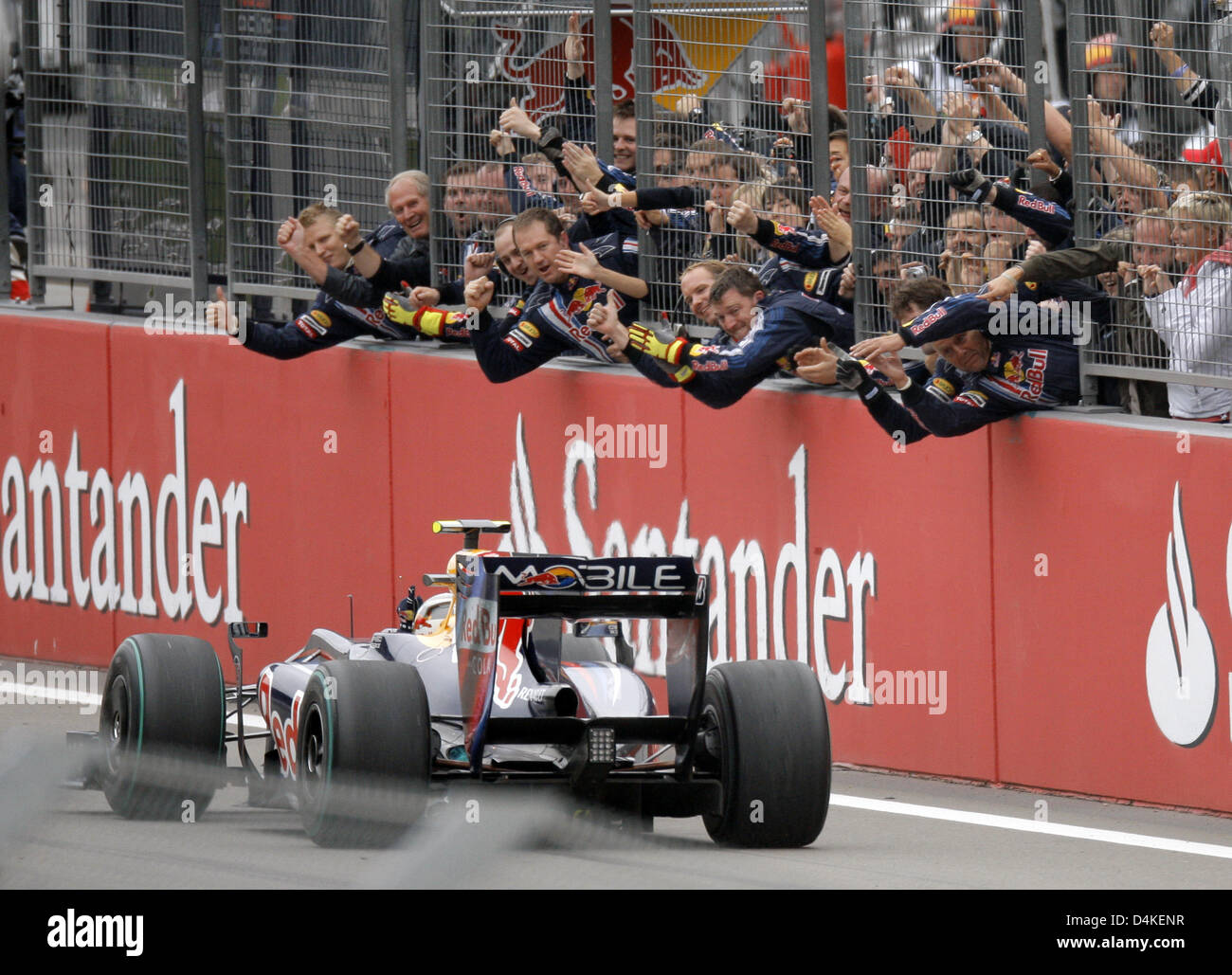 Racing f1 finishing hi-res stock photography and images - Alamy