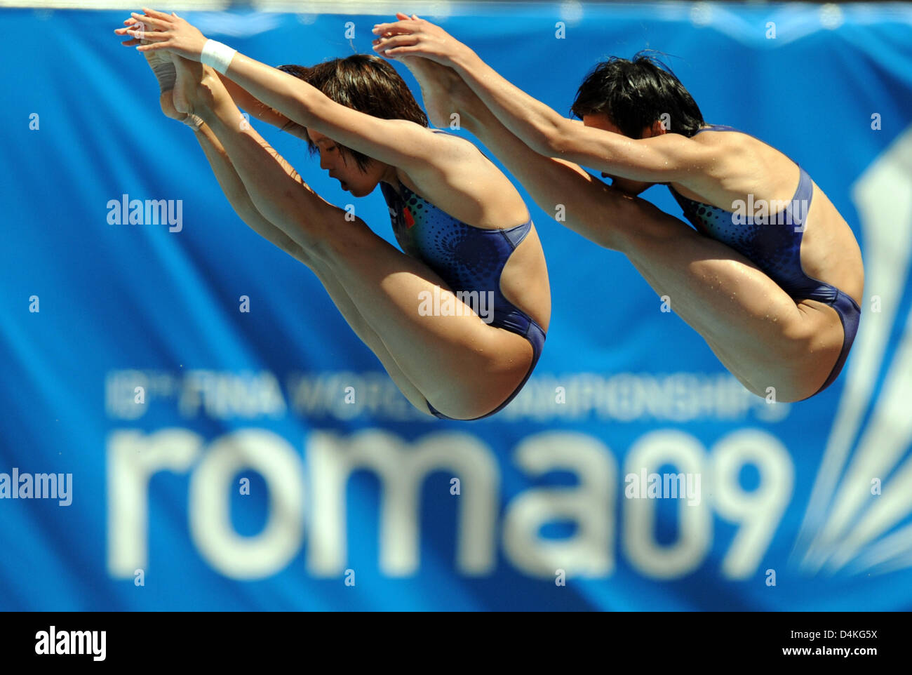 China?sd Chen Ruolin and Wang Xin dive off the 10m board at the 13th ...