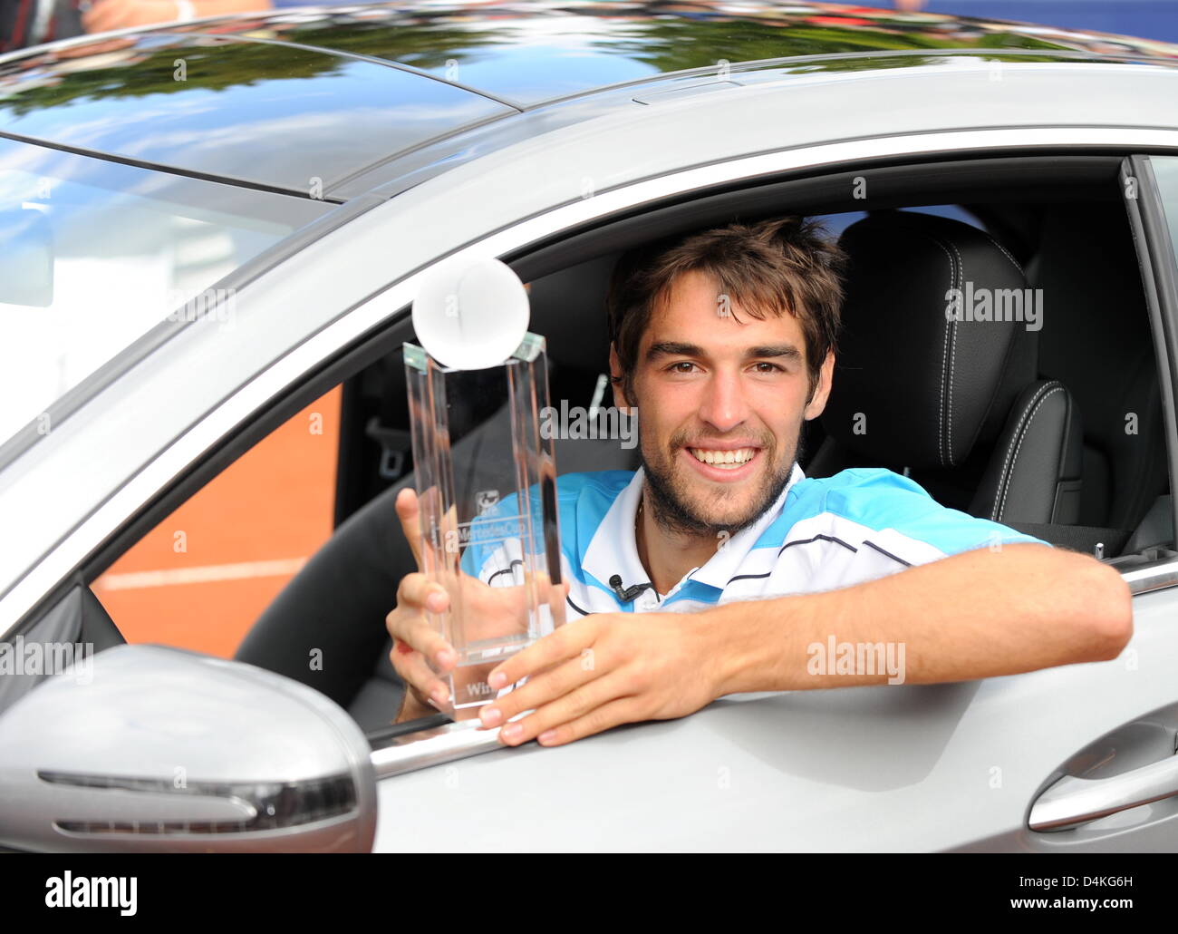 France?s Jeremy Chardy celebrates winning over Romania?s Victor Hanescu ...