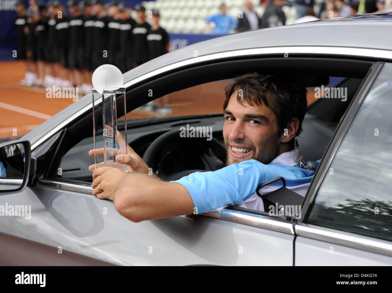 France?s Jeremy Chardy celebrates winning over Romania?s Victor Hanescu ...