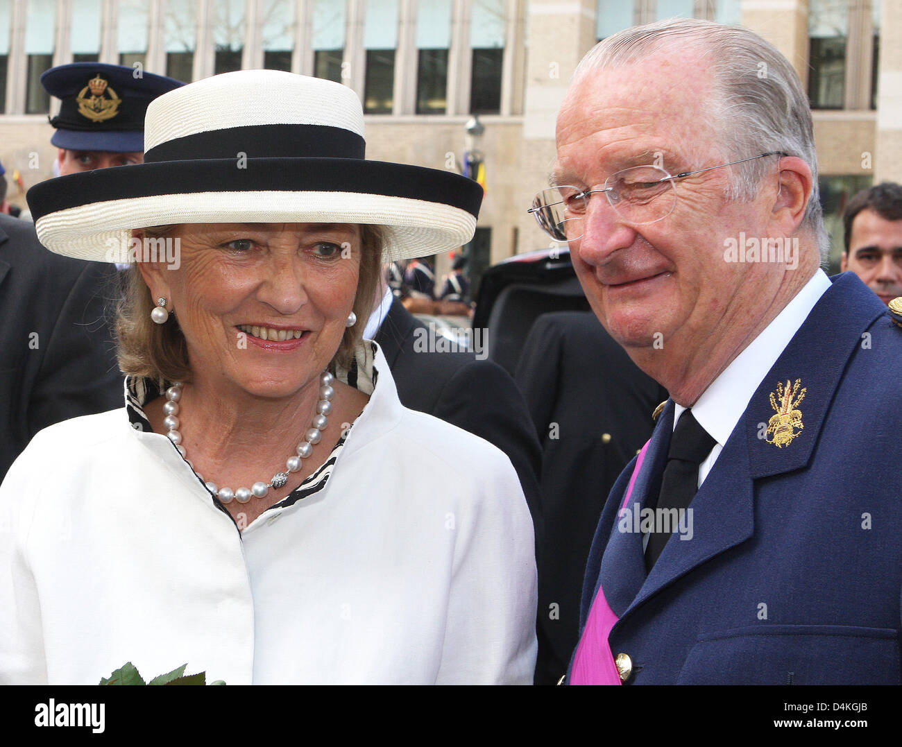 King Albert II of Belgium (R) and Queen Paola of Belgium (C) arrive for ... King Albert II of Belgium (R) and Queen Paola of Belgium (C) arrive for ...