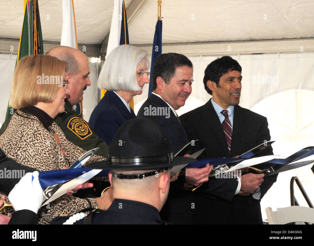 Ribbon cutting ceremony coast hi-res stock photography and images - Alamy