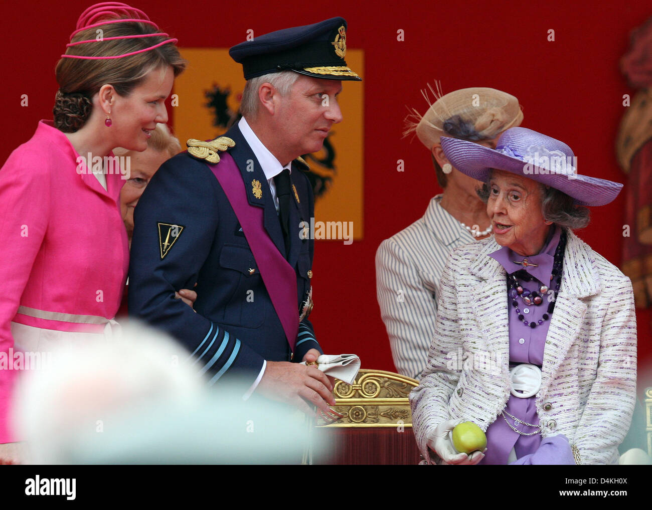 Belgian Crown Prince Filip, Crown Princess Mathilde (L) and Queen ...