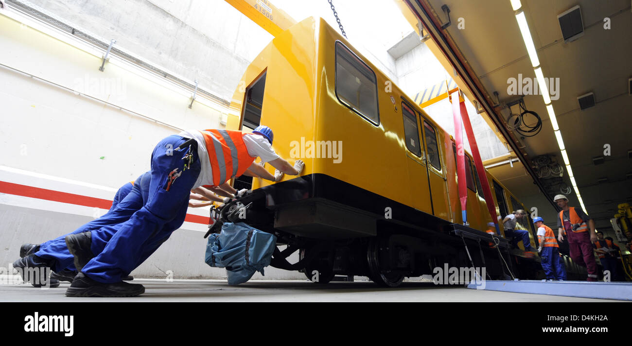 The first of eight BVG carriages for the new underground train is ...