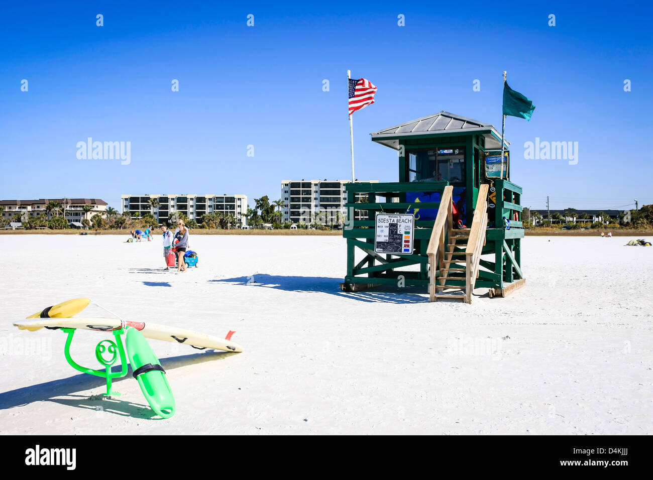 Blue lifeguard tower hi-res stock photography and images - Alamy