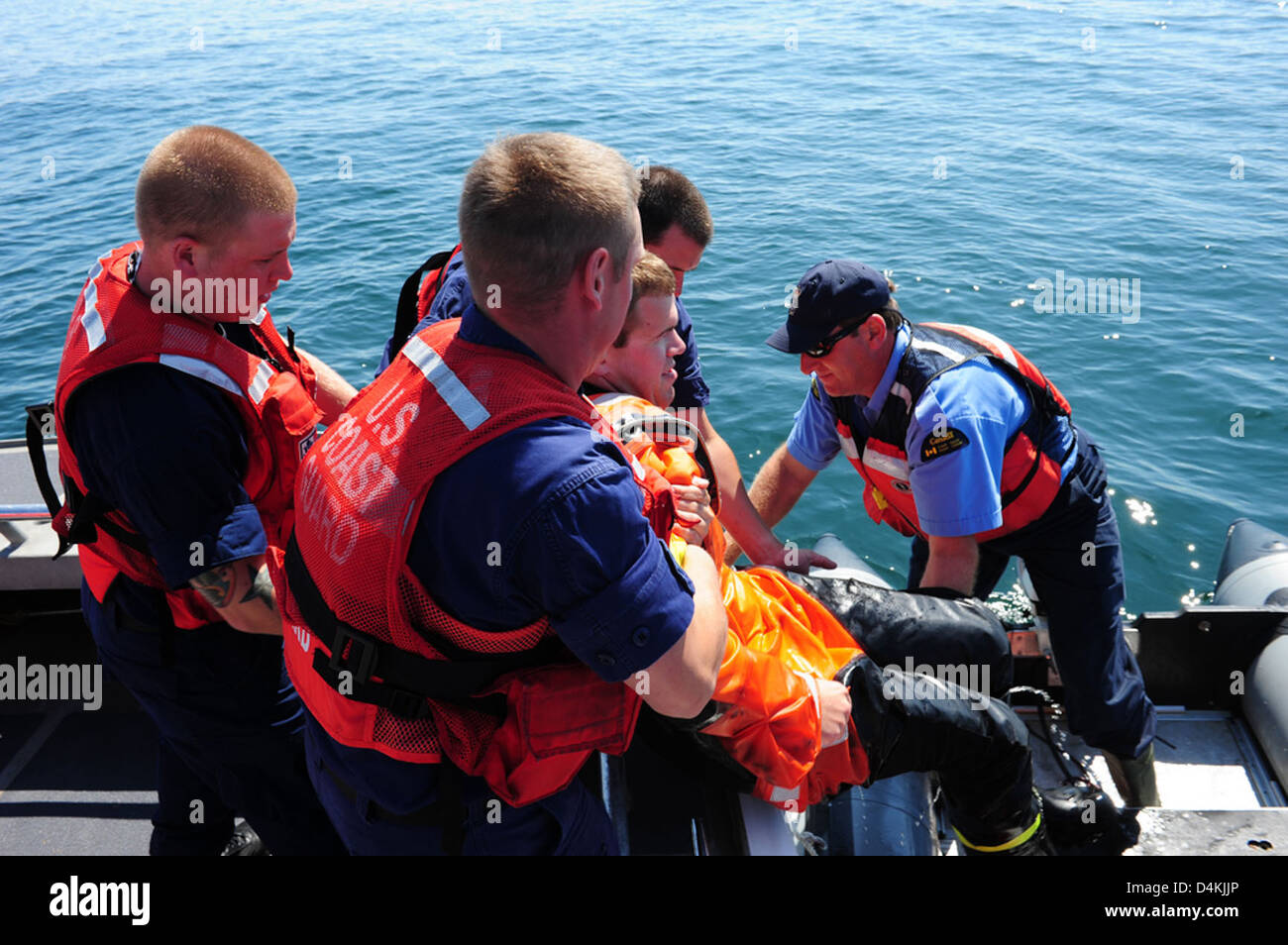 The U.S. Coast Guard and Canadian partners conduct a Search and Rescue ...