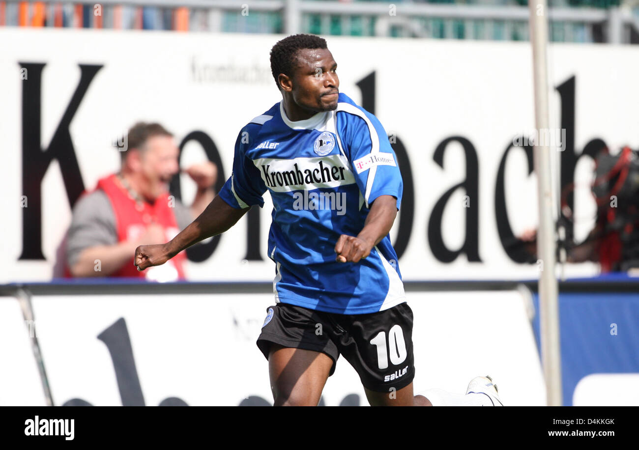 Bielefeld?s Christopher Katongo celebrates his 1-1 equaliser during the ...