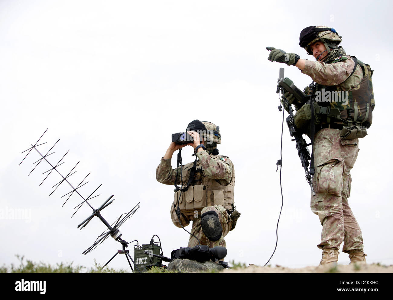 Two Italian soldiers of the 2nd Mountaineer Regiment practice ?Close ...
