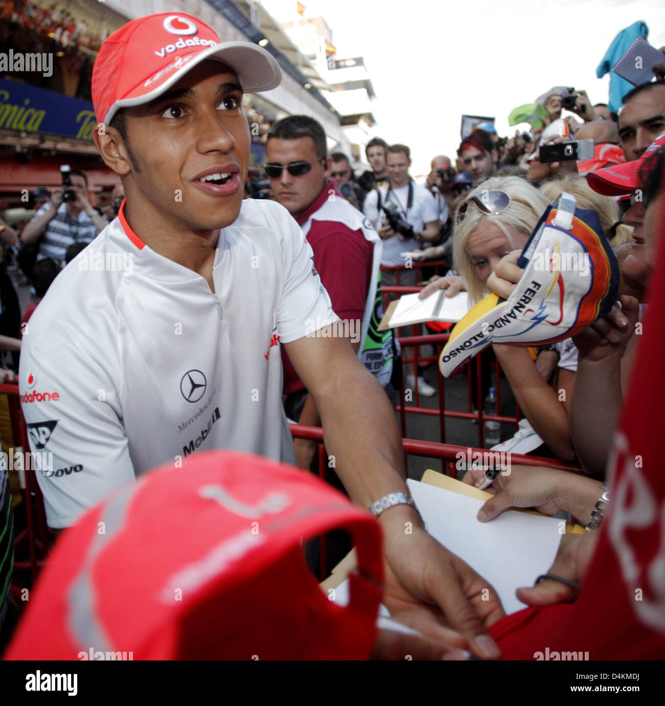 Lewis hamilton signs autographs formula hi-res stock photography and ...