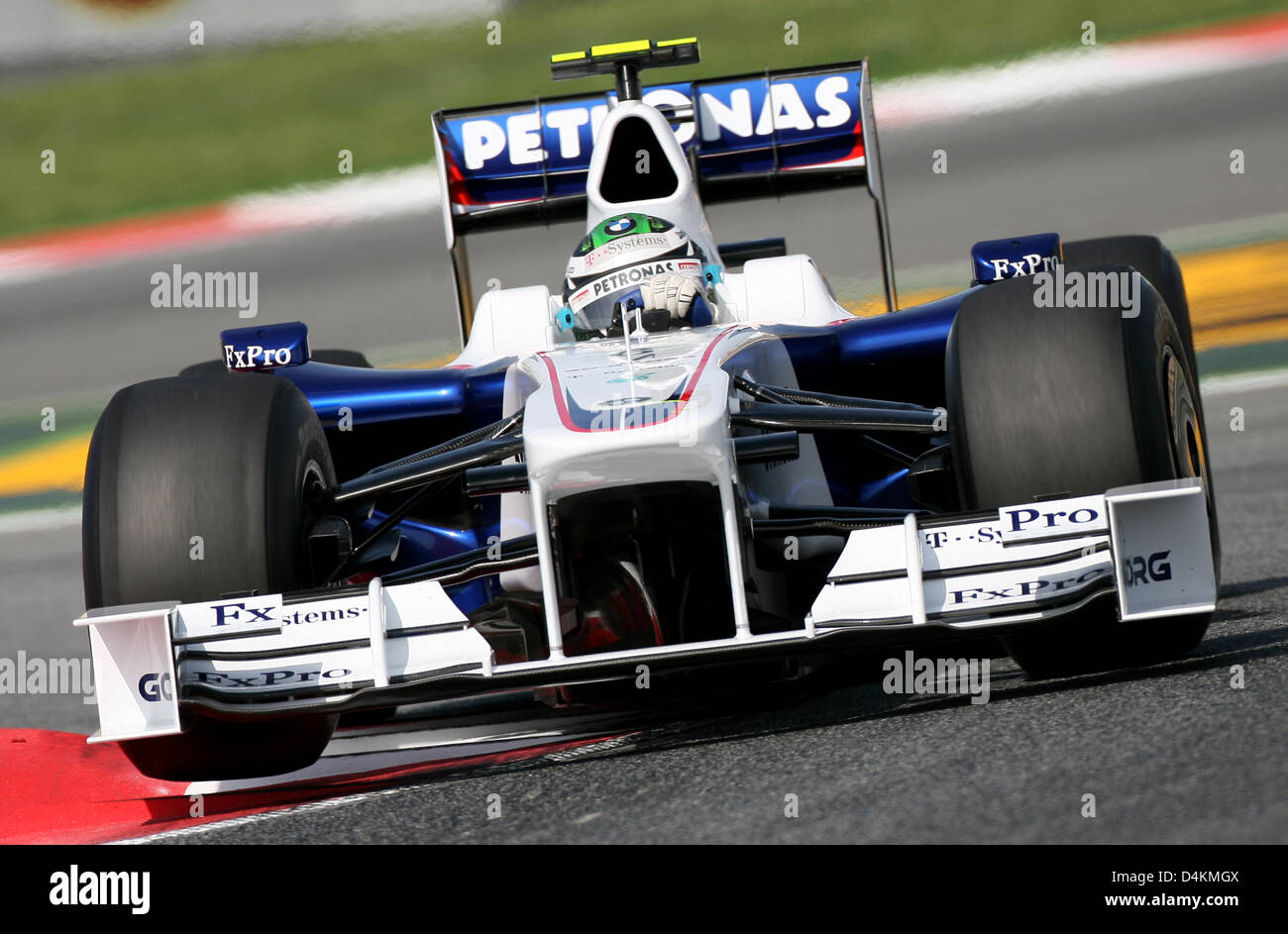 Sauber in first practice session hi-res stock photography and images ...