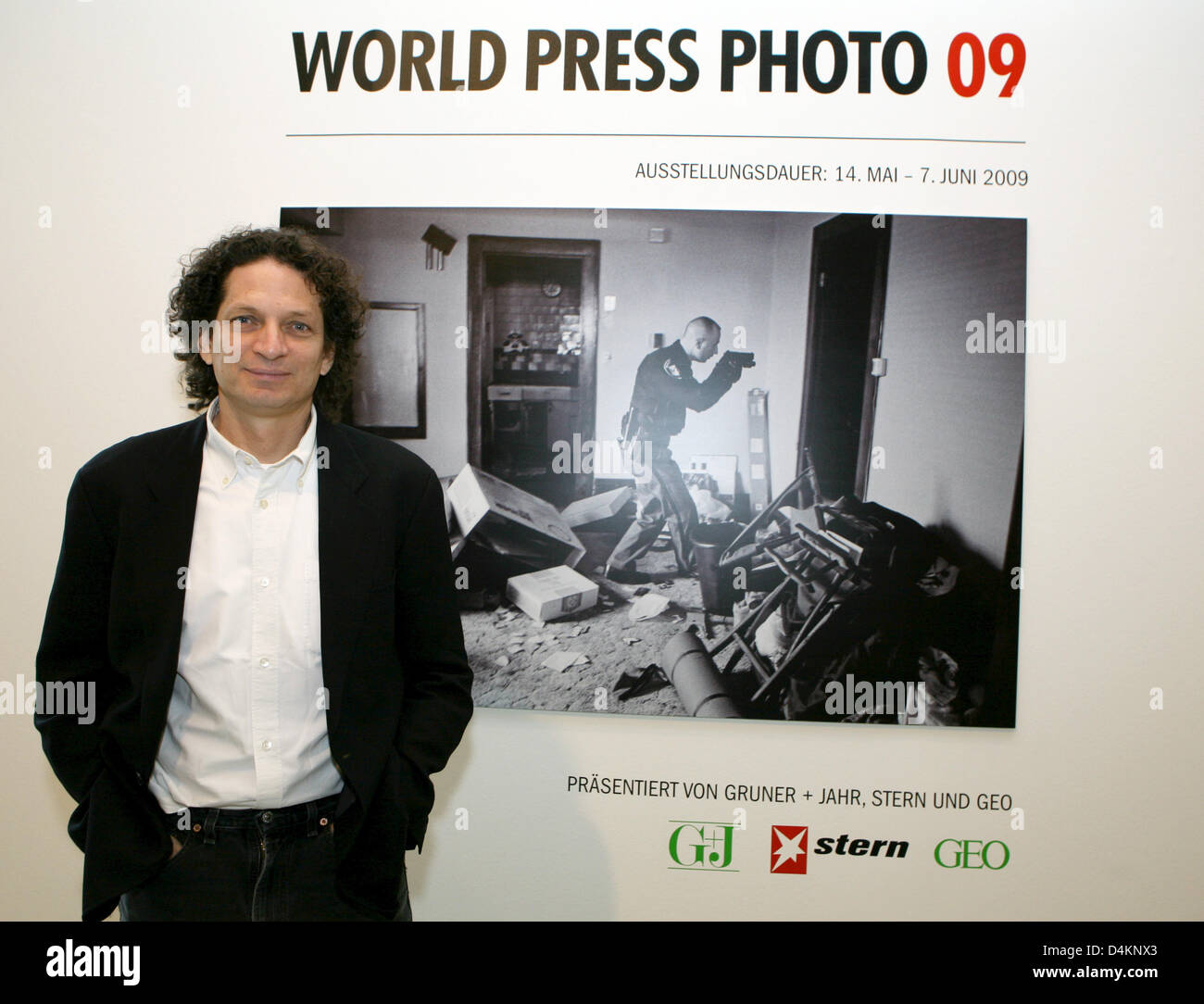 Evicted from a house hi-res stock photography and images - Alamy