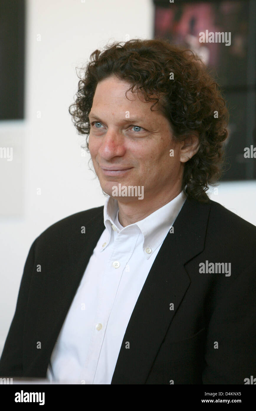 US photo journalist Anthony Suau and winner of the ?World Press Photo ...