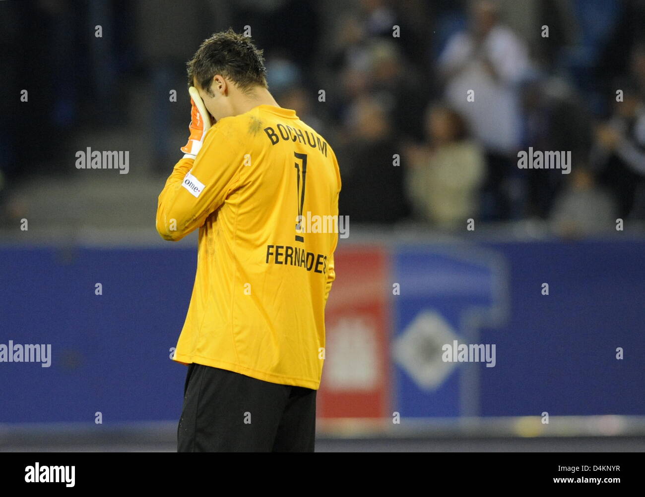 Vfl bochum goalkeeper hi-res stock photography and images - Alamy