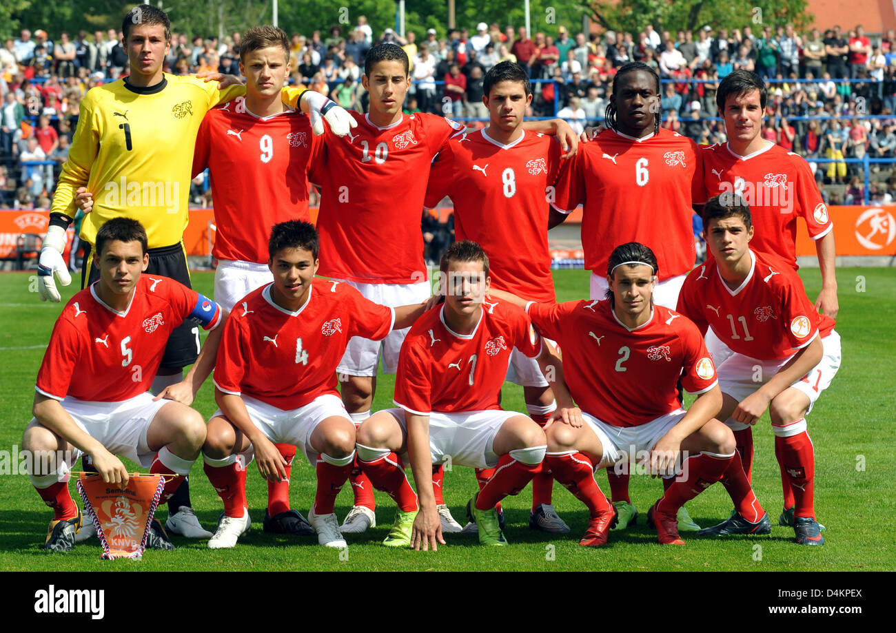 Switzerlands? Under-17 (front L-R) Frederic Veseli, Charyl Chappuis ...
