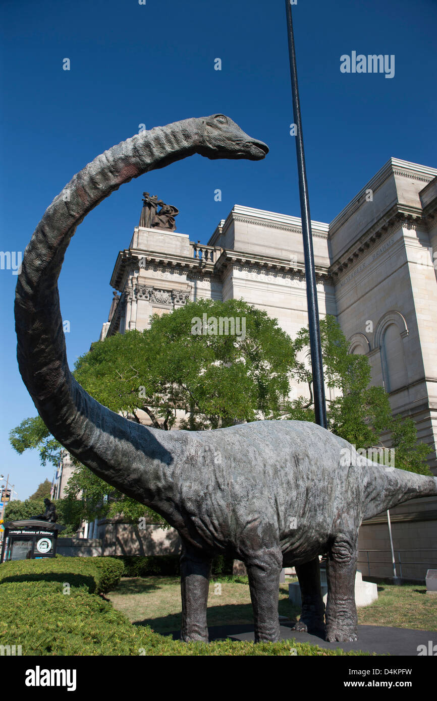 DIPLODOCUS DINOSAUR STATUE CARNEGIE MUSEUM OF NATURAL HISTORY ...