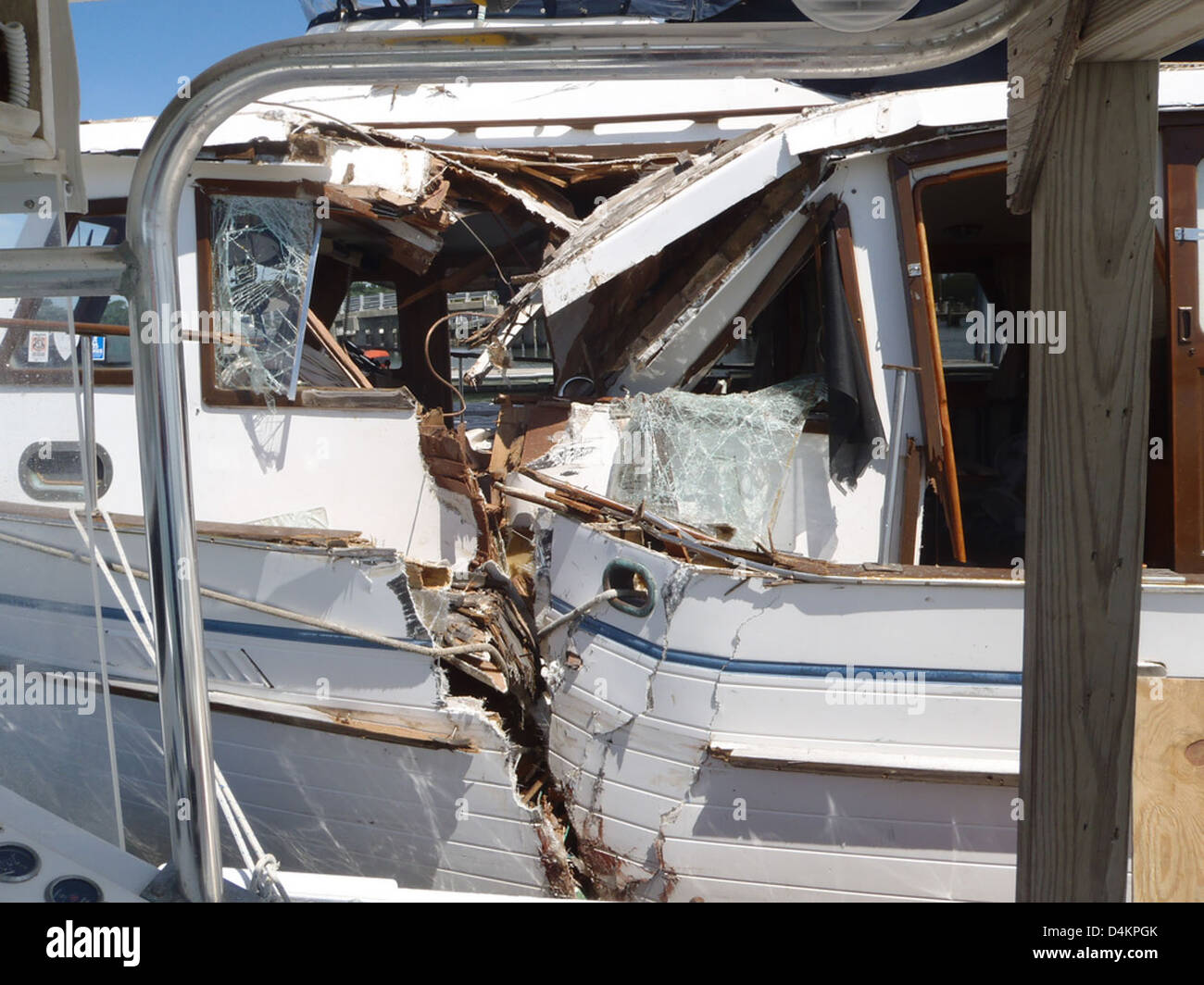 Boating collision hi-res stock photography and images - Alamy
