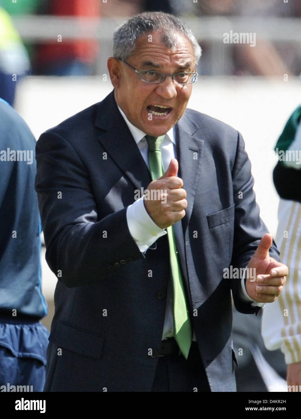 Wolfsburg?s manager Felix Magath yells during the German Bundesliga ...