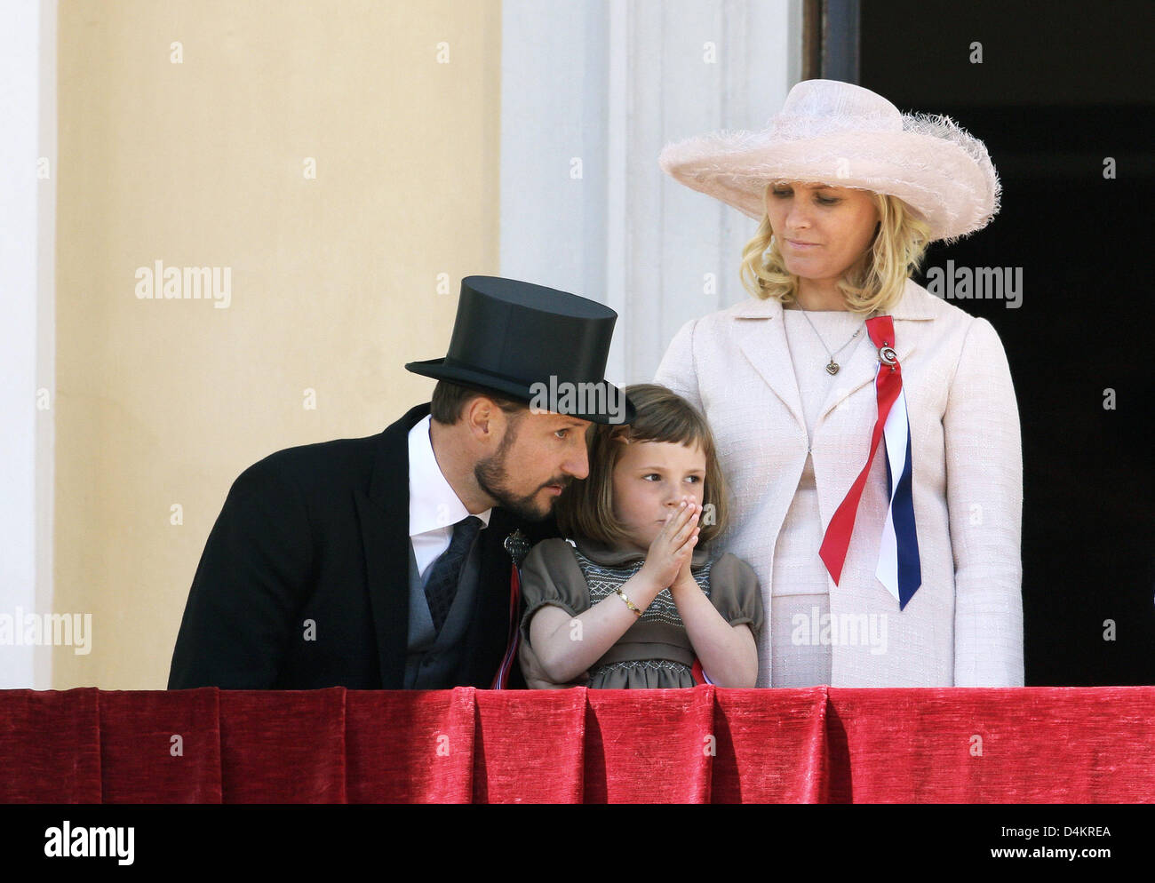 Crown Prince Haakon of Norway (L), his wife Princess Mette-Marit of ...