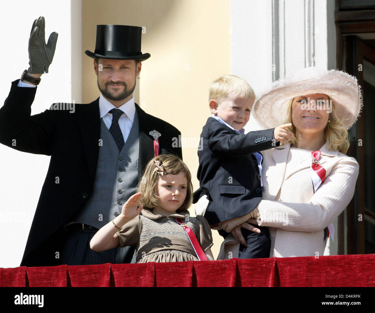 Crown Prince Haakon of Norway (L), his wife Princess Mette-Marit of ...