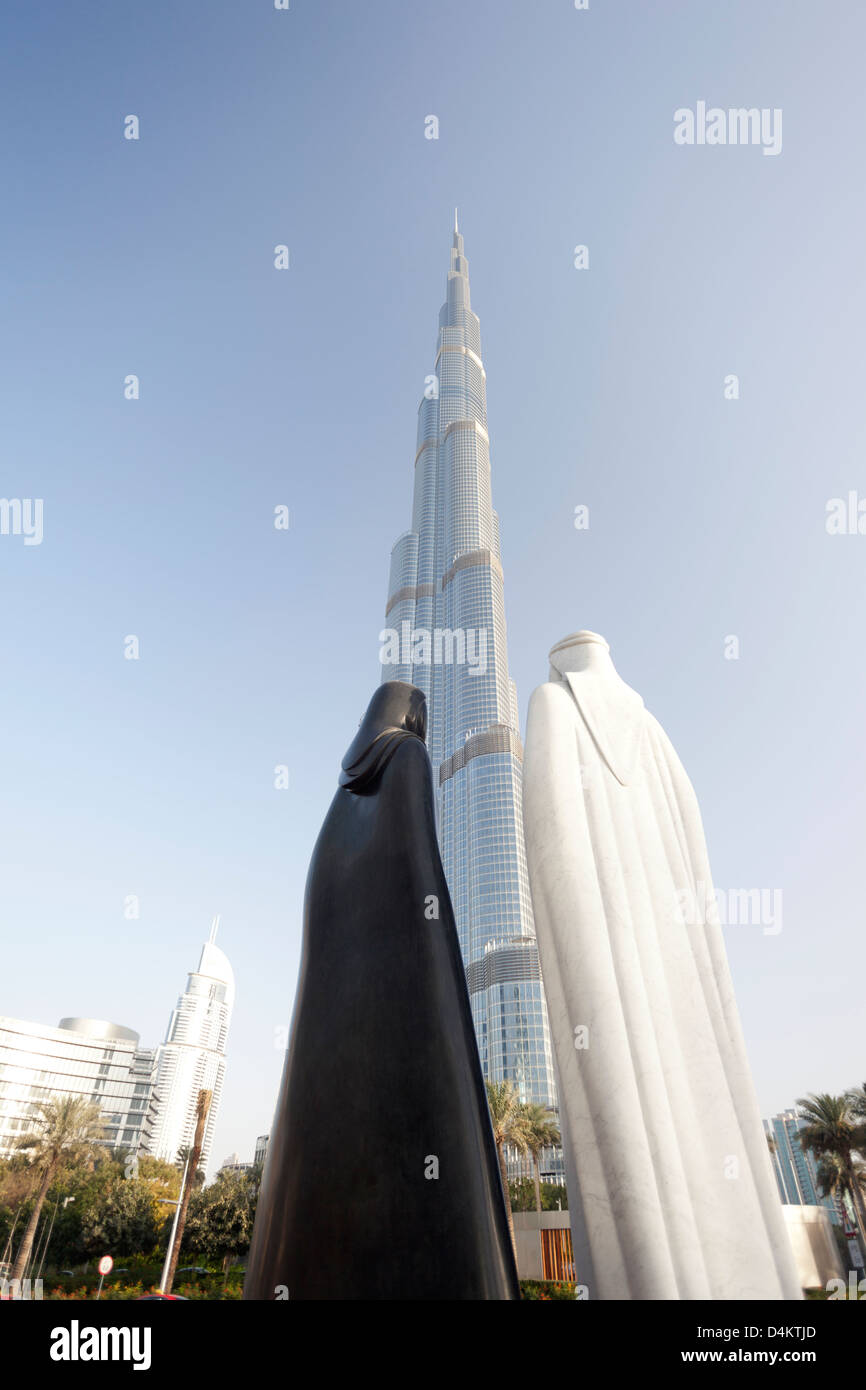 UAE, Dubai, the iconic Burj Khalifa skyscraper, the highest building in ...