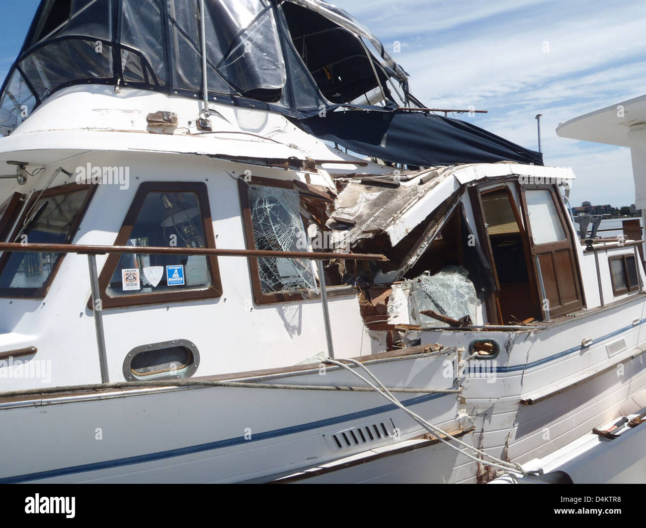 Vessels collision risk hi-res stock photography and images - Alamy
