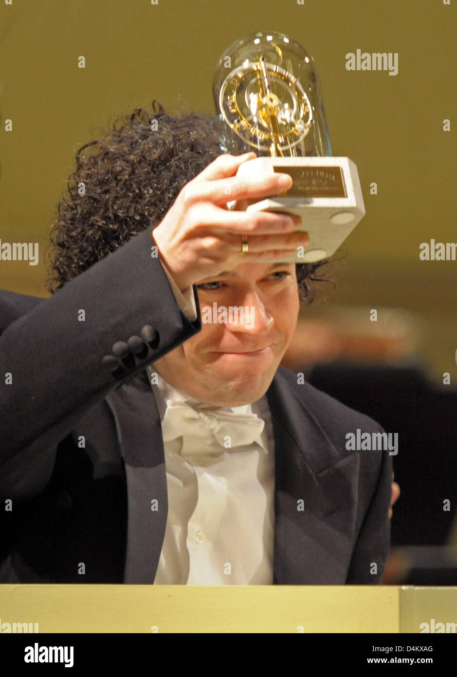 Conductor Gustavo Dudamel from Venezuela receives the 2009 SAECULUM ...