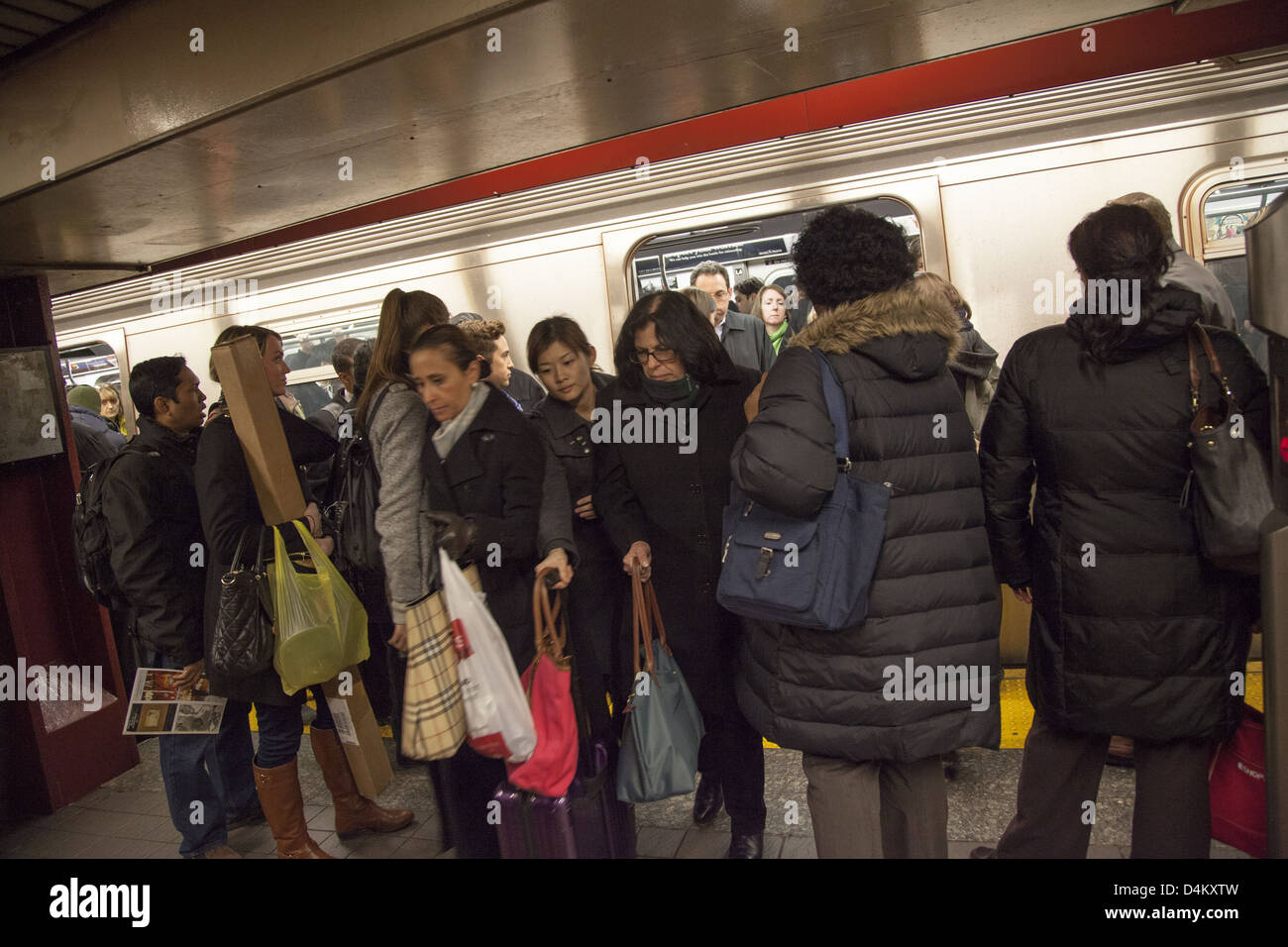 Meet at train station hi-res stock photography and images - Alamy