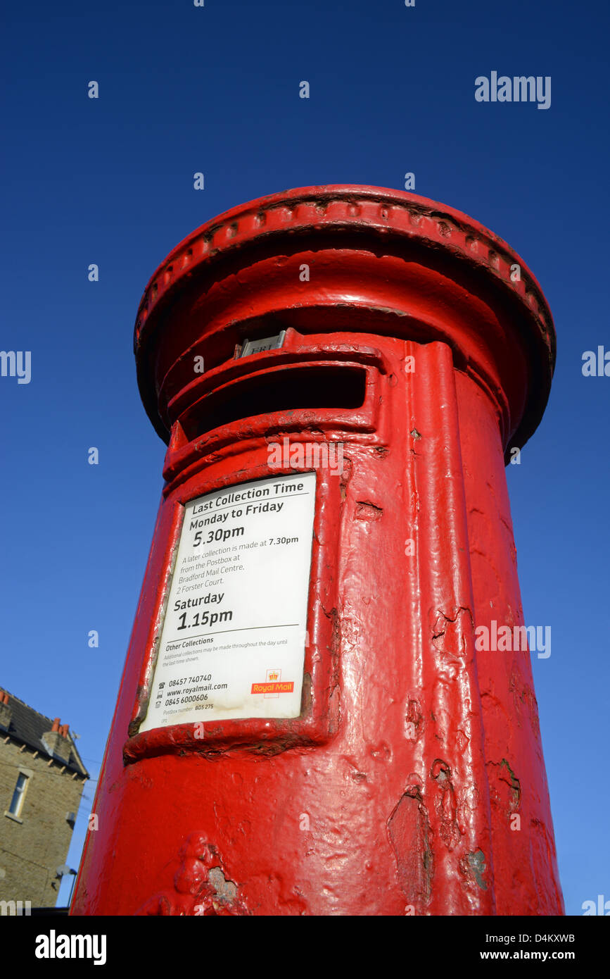 post box United Kingdom Stock Photo - Alamy