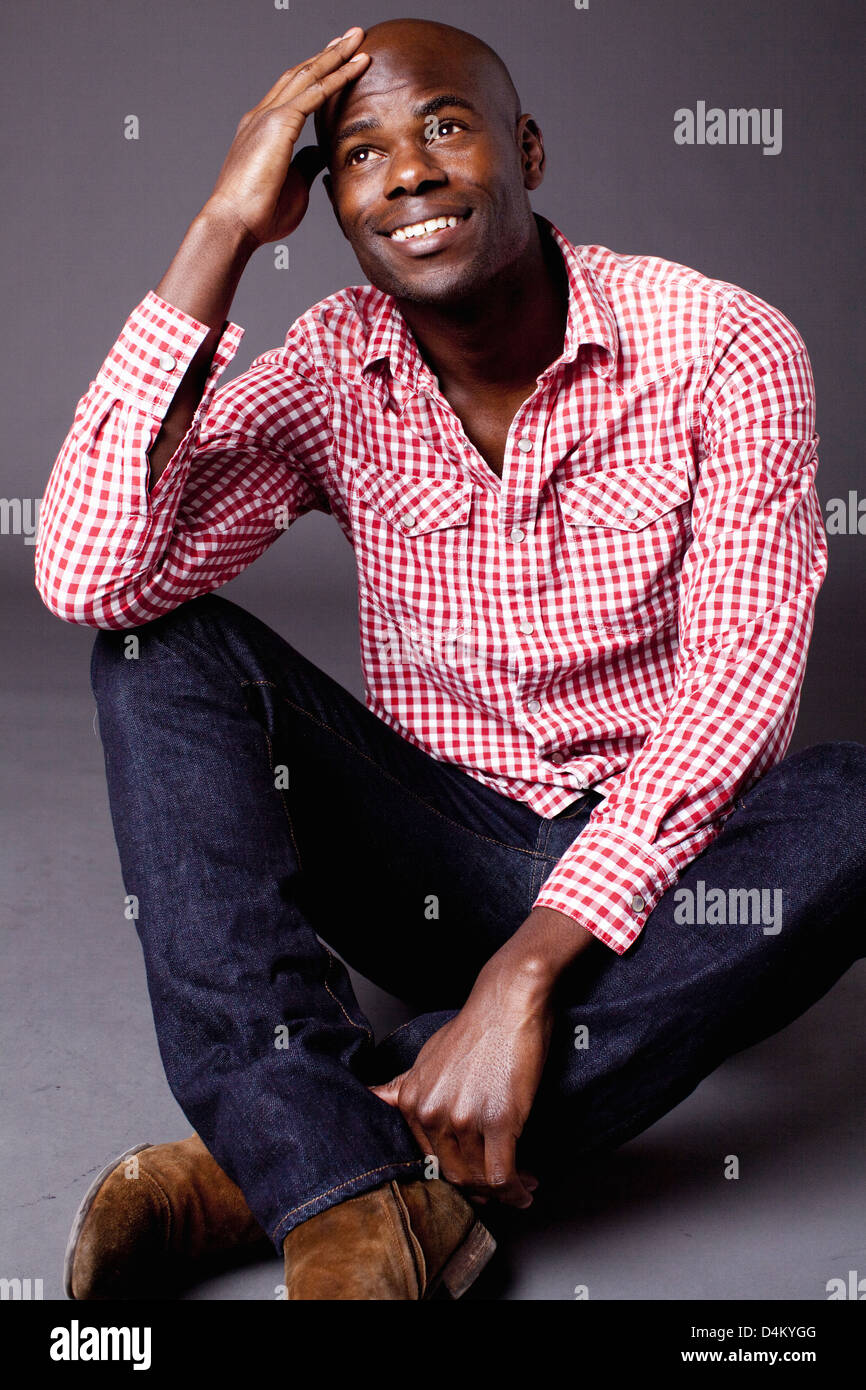 Cross legged leg legs crossed hi-res stock photography and images - Alamy