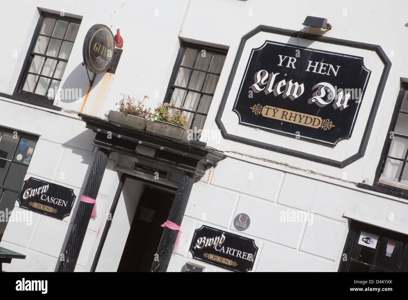 Welsh pub hi-res stock photography and images - Alamy