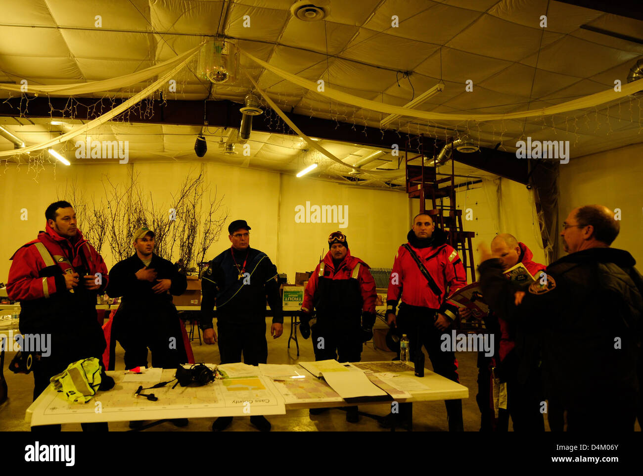 Safety briefing hi-res stock photography and images - Alamy