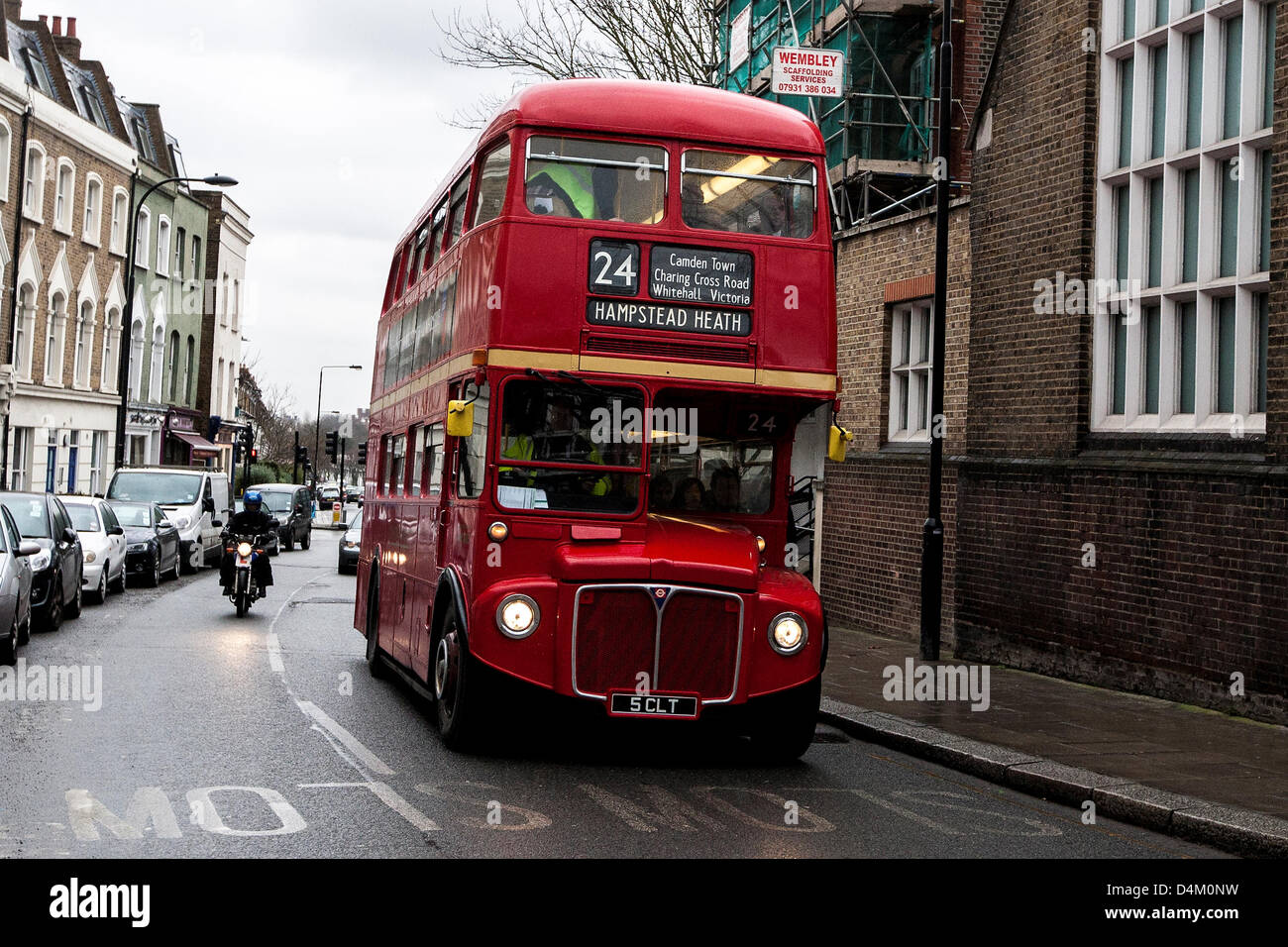 London bus route 24 hi-res stock photography and images - Alamy