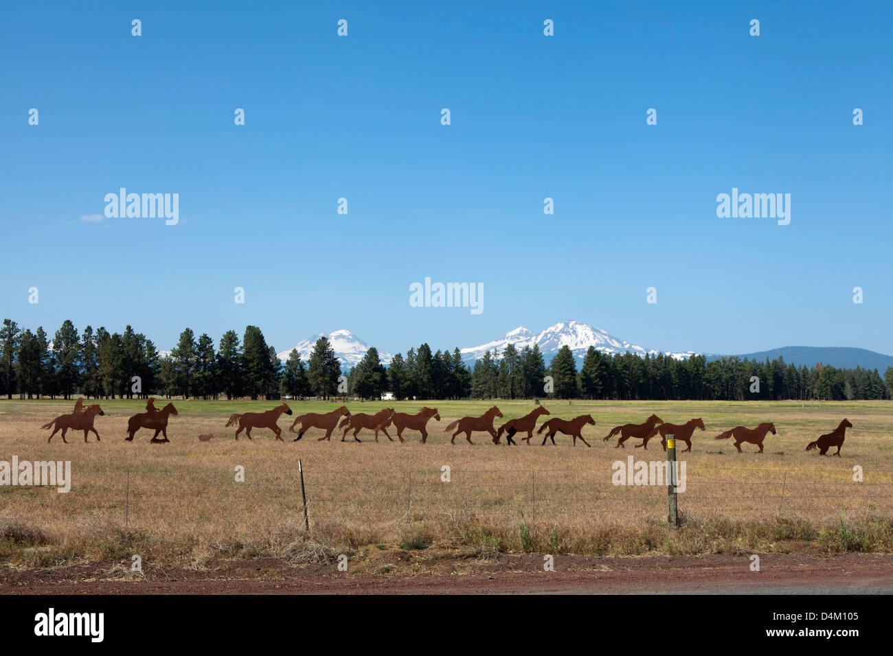 Wild horse sculpture hi-res stock photography and images - Alamy