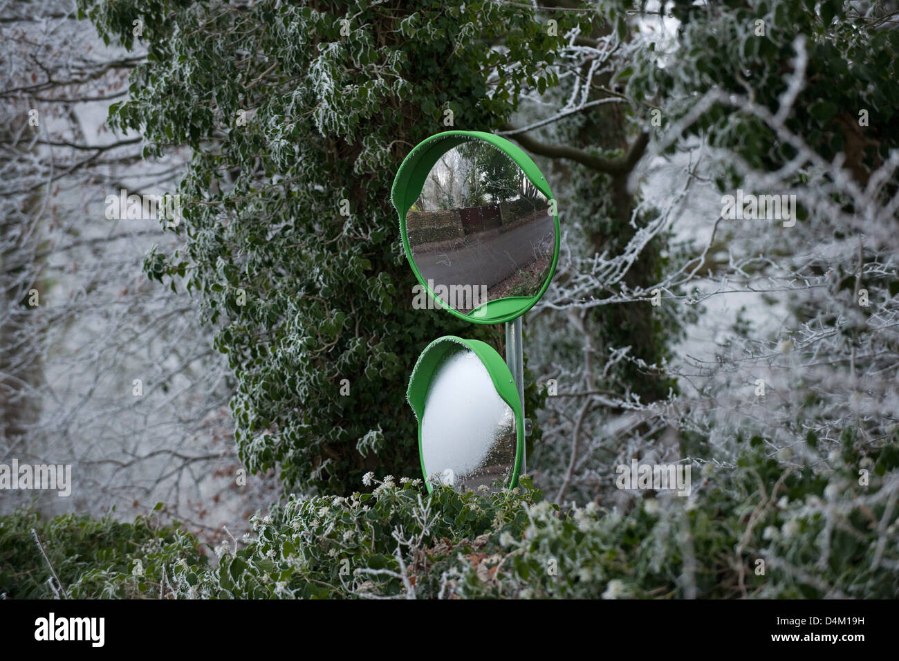 Road traffic mirror hi-res stock photography and images - Alamy